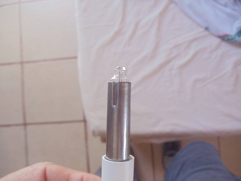 Cheap Plastic Adva-Lite Otoscope--How to Change the Battery? | For A ...